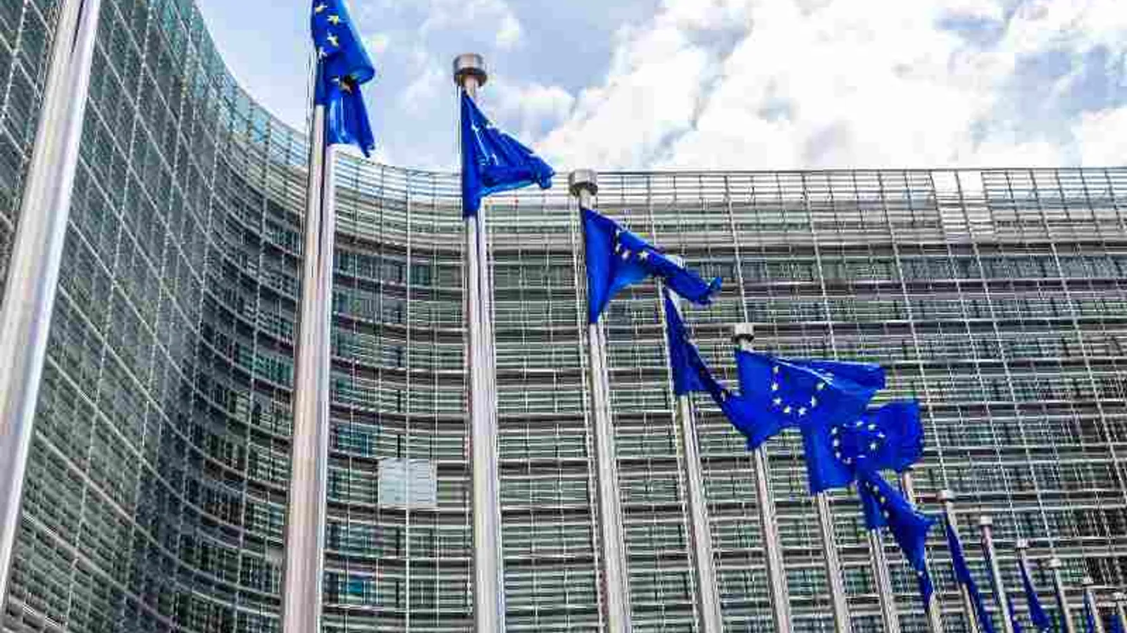 European Commission passes circular economy battery regulation | Enlit ...