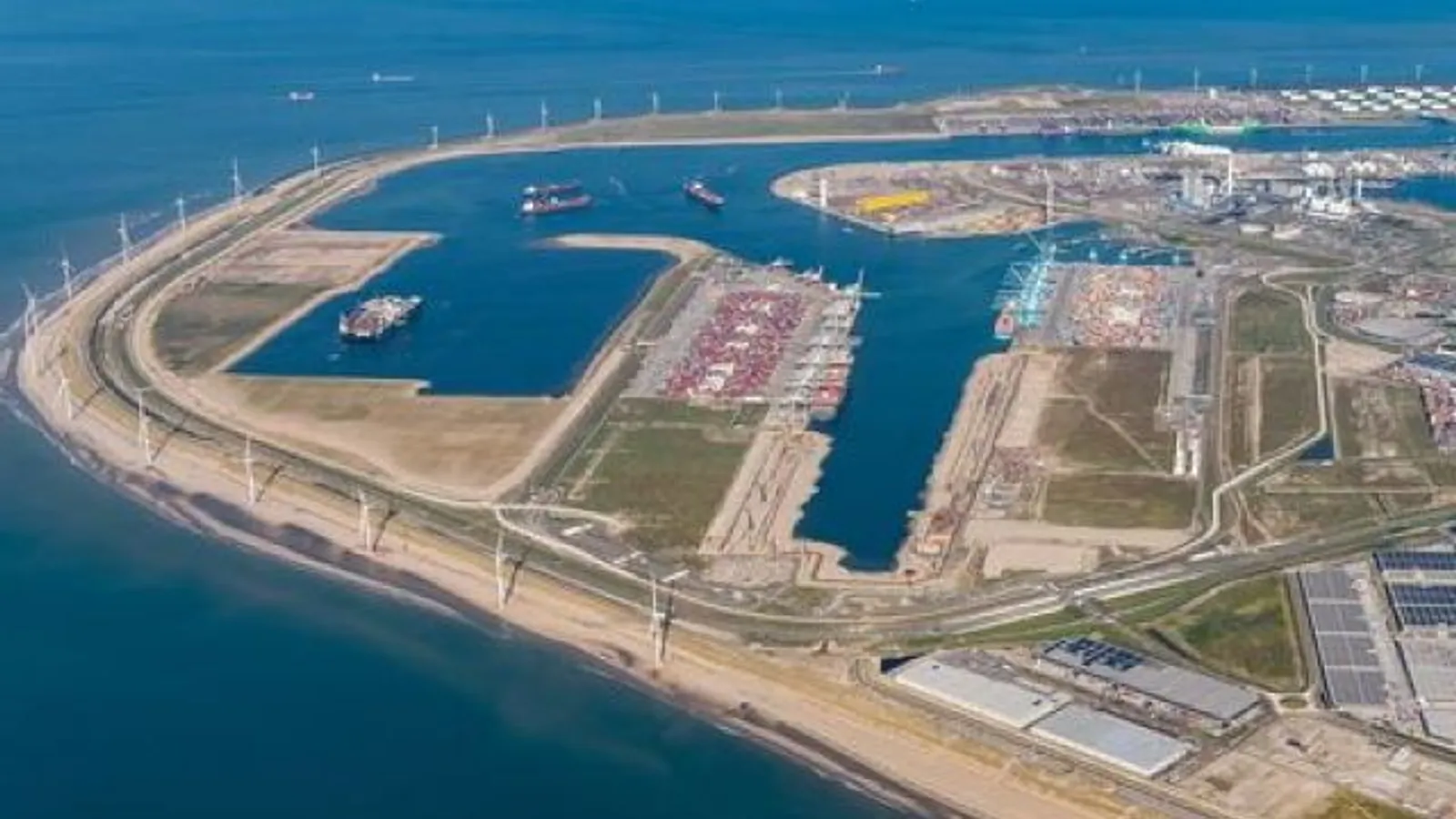 Port of Rotterdam prepares site for 1GW hydrogen plant | Enlit World