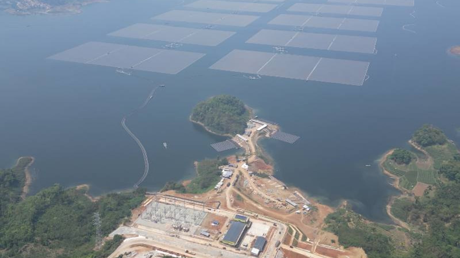 Masdar and PLN NP to expand Indonesian floating solar plant | Enlit World