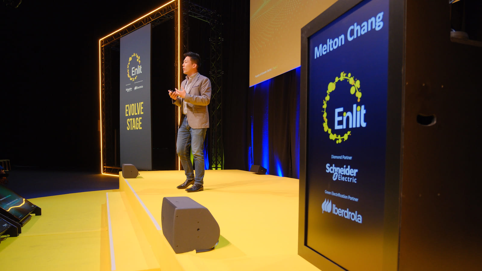 Let's turn dumb and blind assets into a multi-directional system urges Schneider's Chang | Enlit ...